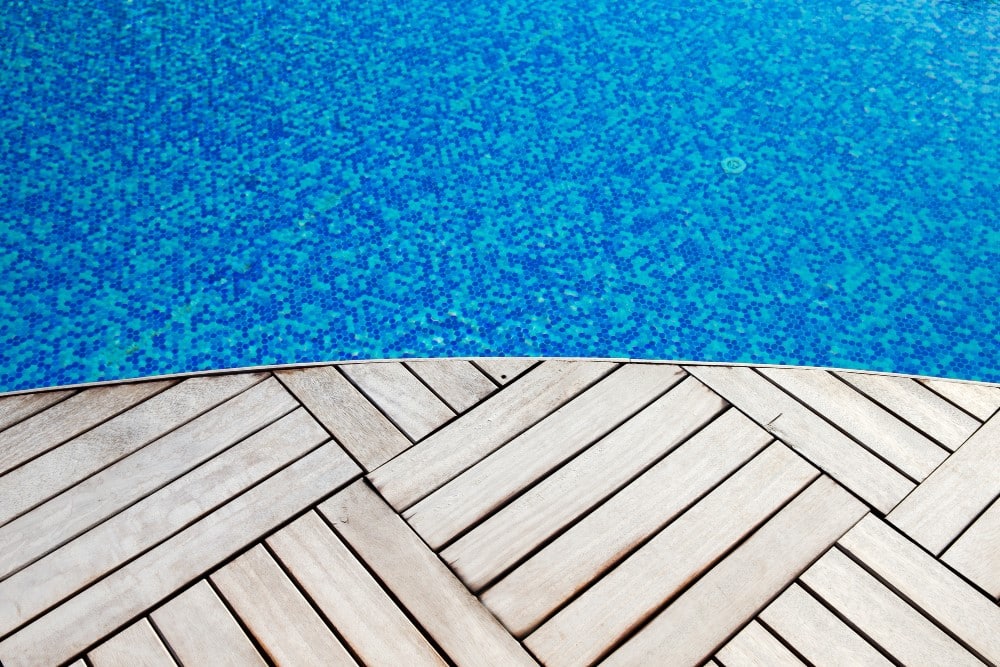 4 Tips for Choosing the Perfect Poolside Decking Materials in Bay Area ...